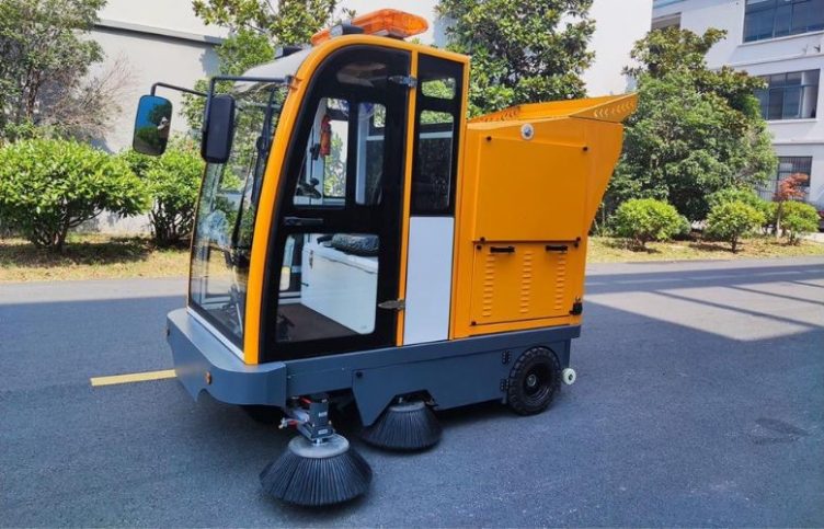 Advantages of using a factory floor sweeper - TKT Clean